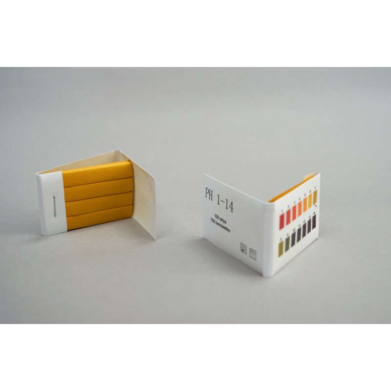 Booklet of strips pH 0 - 10